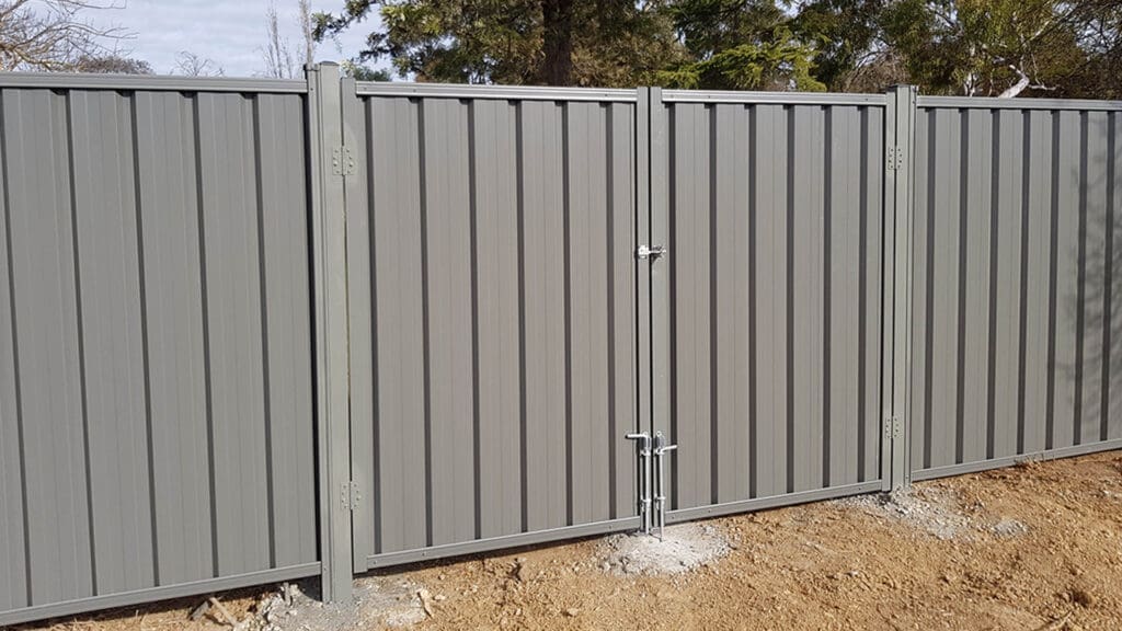 A Guide To COLORBOND Fencing And Gates | ClickSteel